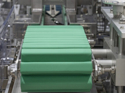 500Li Stretch Overwrapper: Advanced Tray Overwrapping Equipment | Ossid